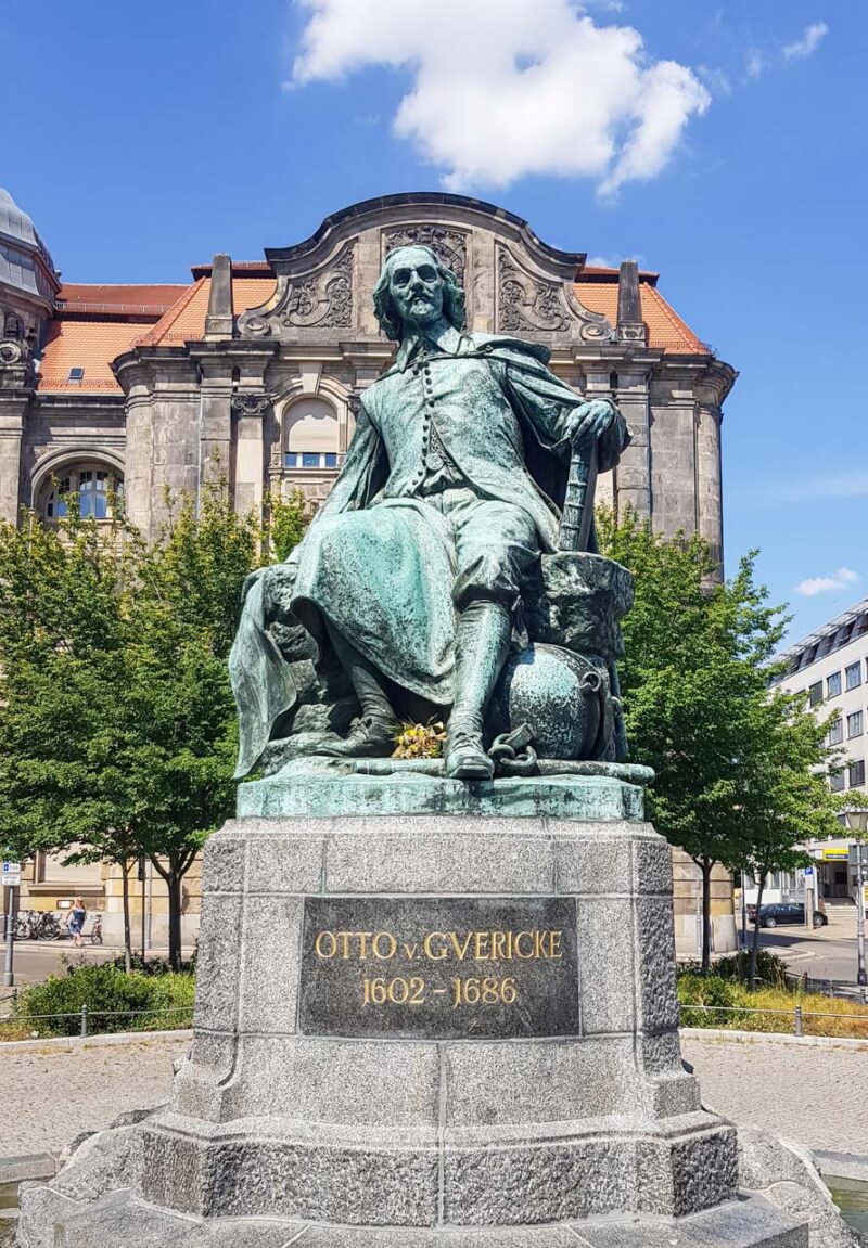 Otto von Guericke Denkmal • Ottostadt Magdeburg • Ottopix.de